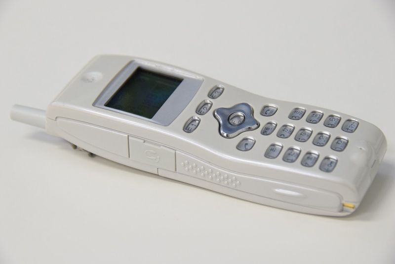 【平成7年： PHS販売開始】思わず電話したくなる旨さ！「とまらんぼう」 | aumo[アウモ]